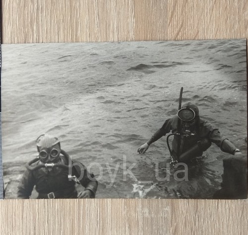 Diver Men Scuba Gear Swimsuit Snapshot Swimmer Guys Diving Original Vtg ...