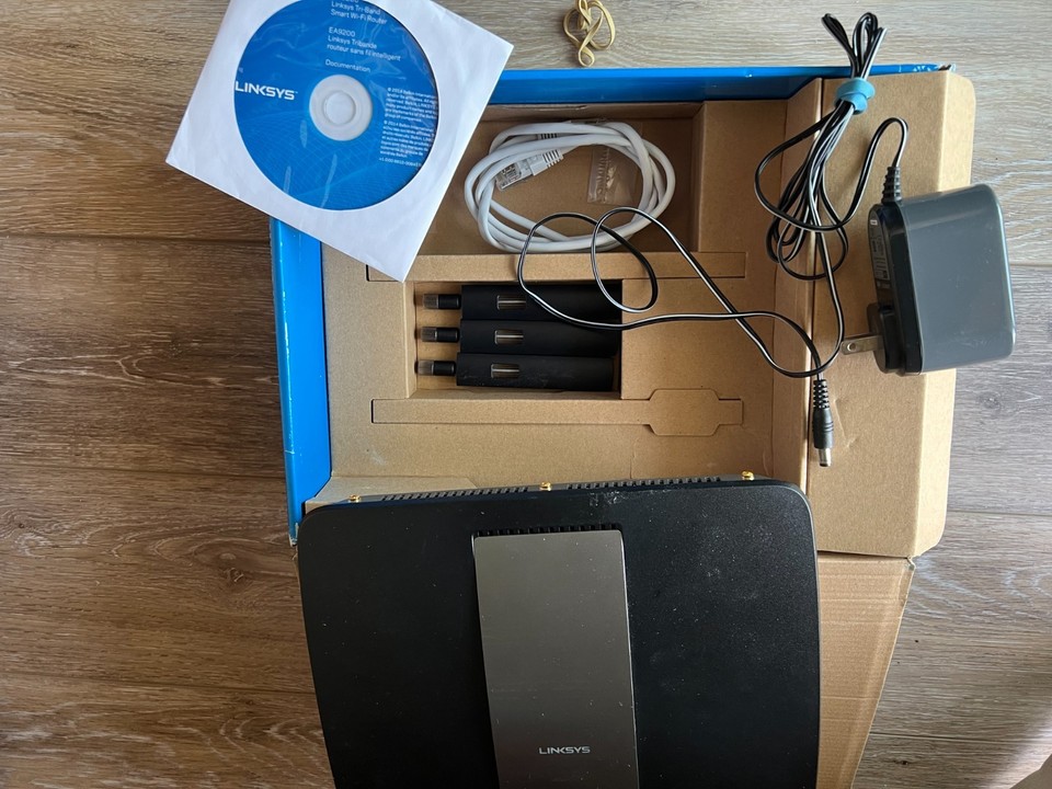 Linksys Router (EA9200-4A) TRI-BAND w/USB3 / *** 👍 1GHz Dual-Core w/OEM ...