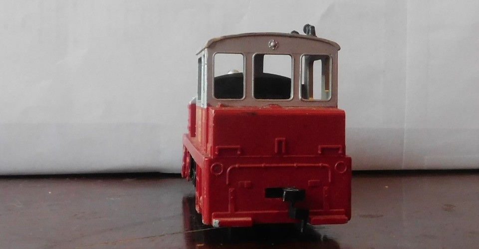 Tyco HO Scale Diesel Switcher Locomotive Santa Fe ATSF #241 (DL069) | eBay