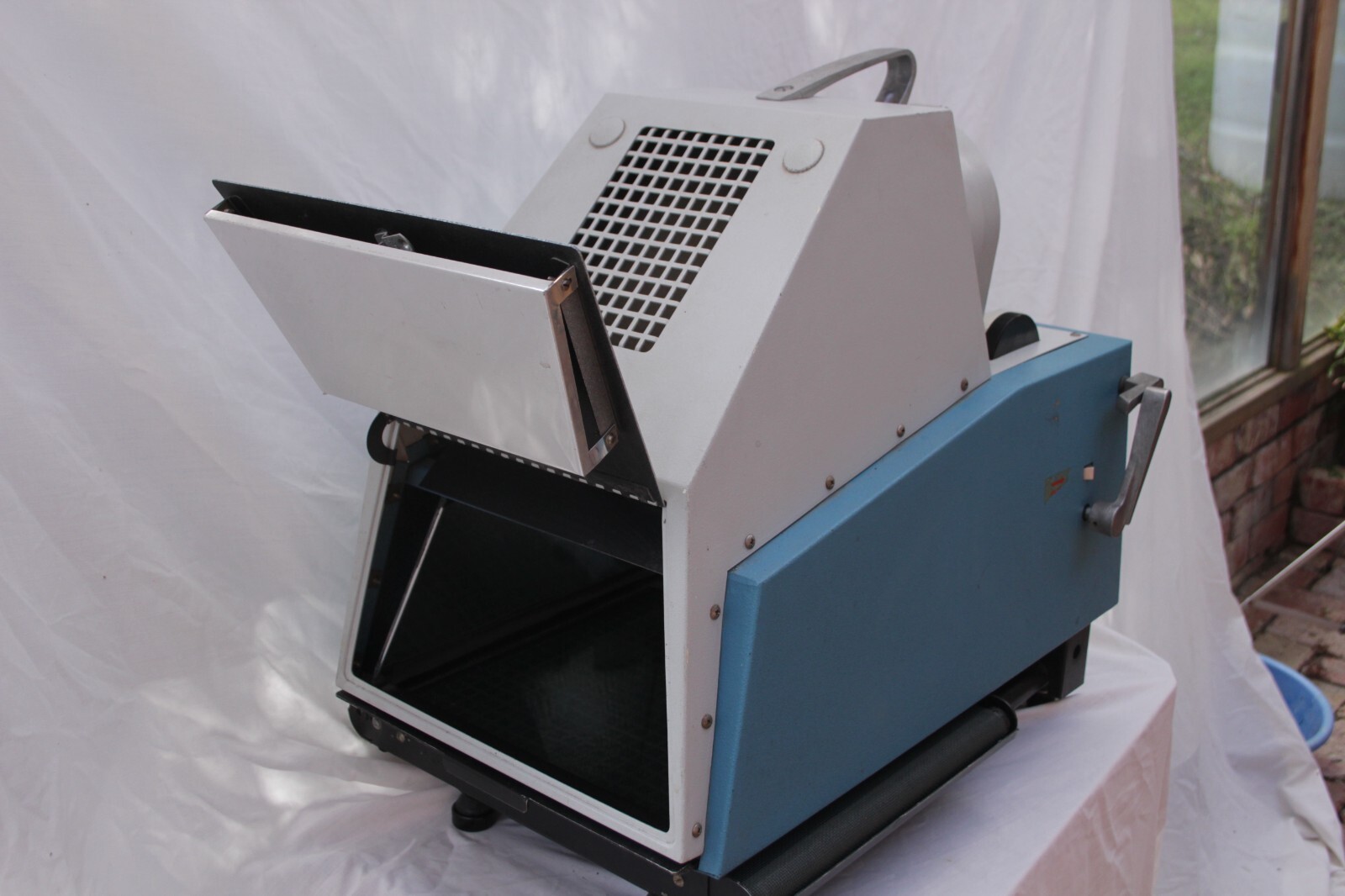 PROJECTOR BESELER VU LYTE 111 EPISCOPE PROJECTOR FOR BOOKS AND ART WORK ...