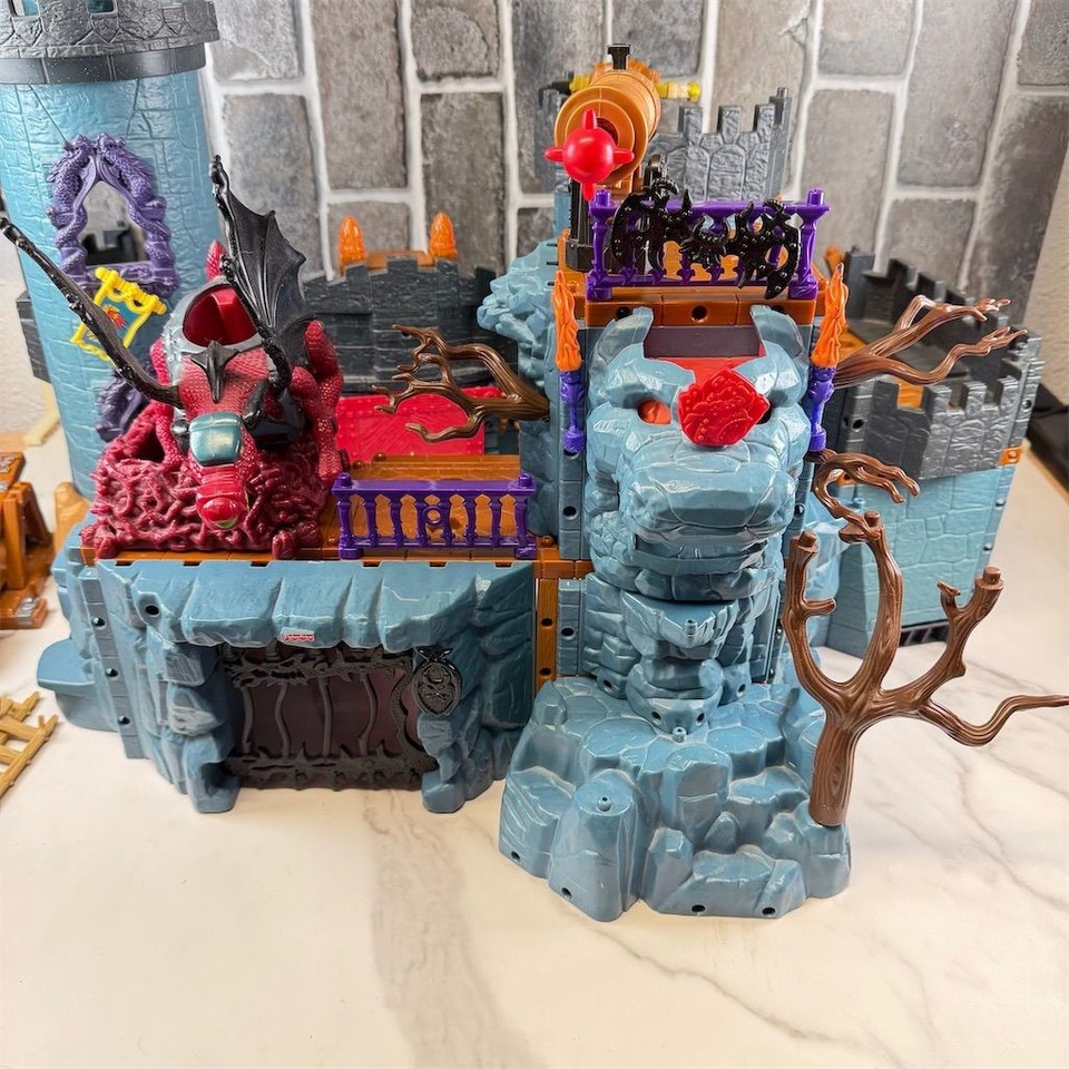 Fisher Price Imaginext Battle Castle Playset & Dragon Keeper Dungeon ...