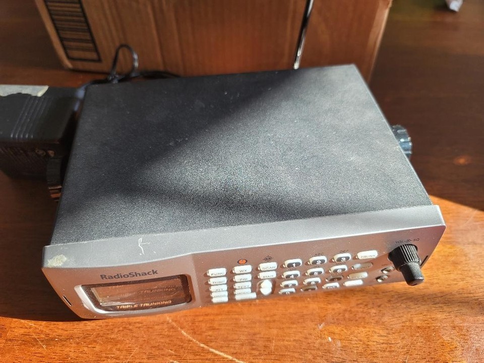 Radio Shack PRO-163 1000 CH. Triple Trunking Analog Police/Fire/EMS ...