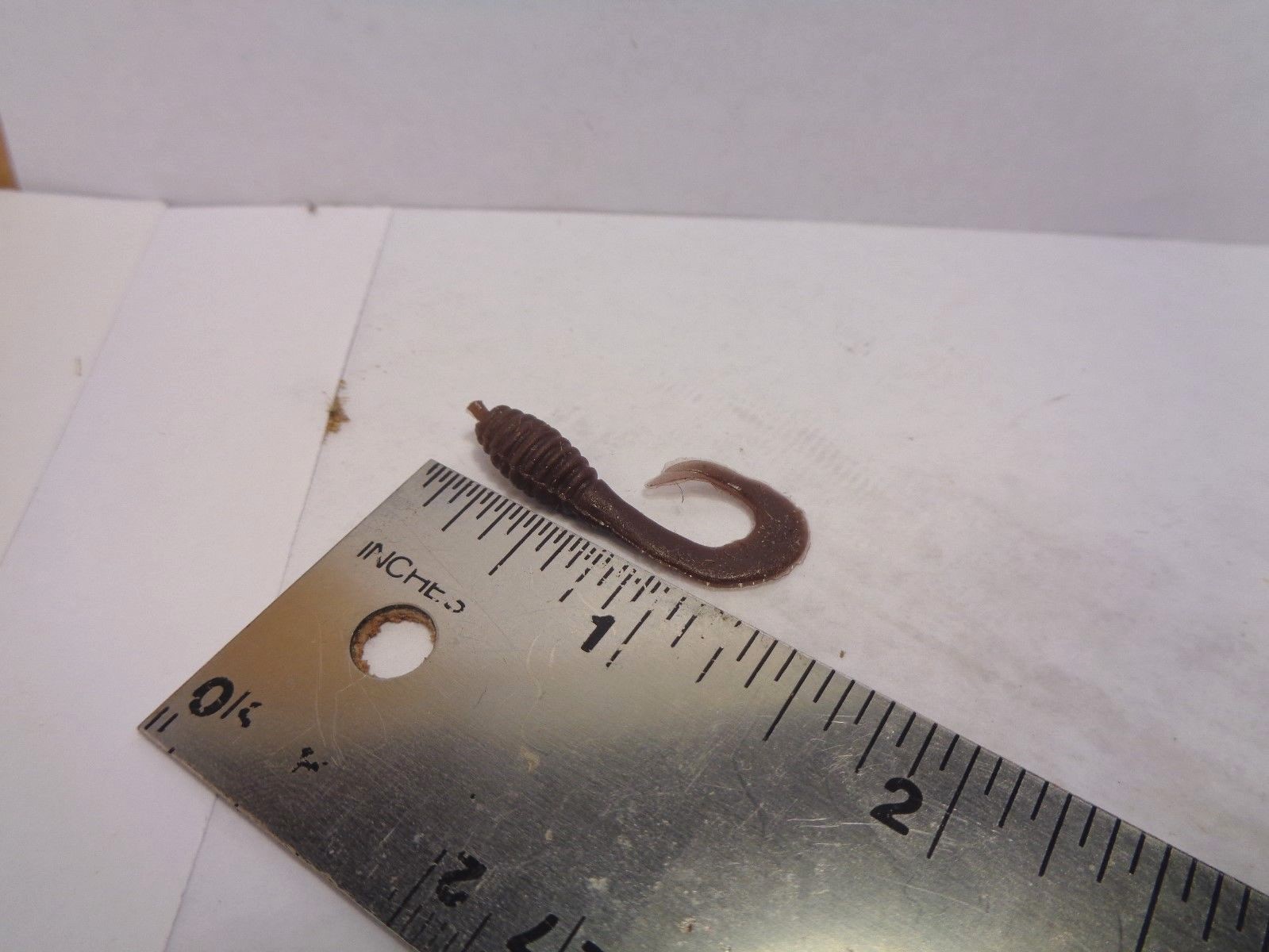 Bulk 1 1/2" Curly Tail Grub, Dark Brown, 100 Count (New Other) | eBay
