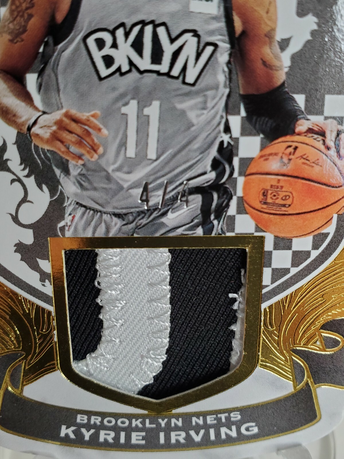 RARE! 2020-21 Crown Royale "KYRIE IRVING" 4/4 PRIME PATCH Coat Of Arms ...