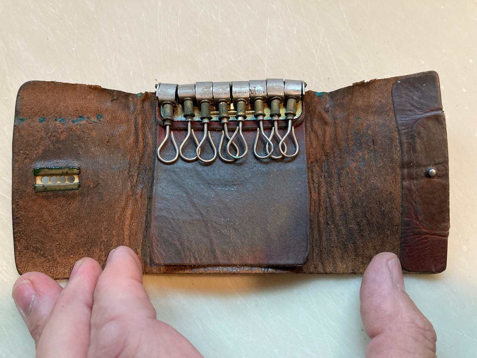 Vintage Leather Key Holder - Gem