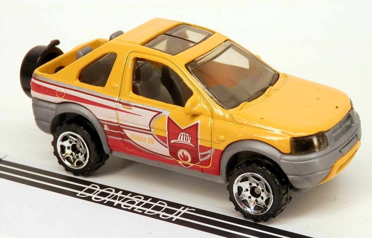 Matchbox 1998-2003 Land Rover Freelander Yellow/Grey Fire Suport Car 1: ...