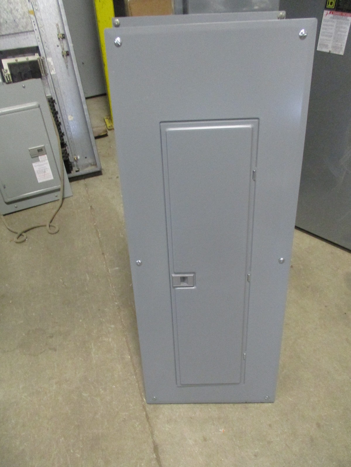 SQUARE D HOM40M200C Load Center, QOM2200VH MB, 120/240V, 1PH 3W, 40 CKT ...