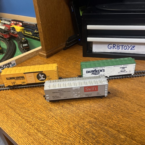 3 HO SCALE RAILROAD TRAIN CARS -TYCO DAIRYMEN'S, SWIFT, ILLNOIS SET OF ...