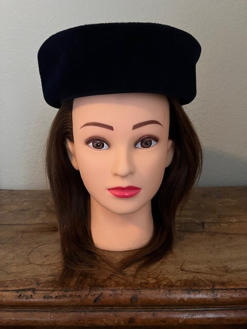 Vintage Peachbloom Merrimac Navy Blue Pillbox Hat wit… - Gem