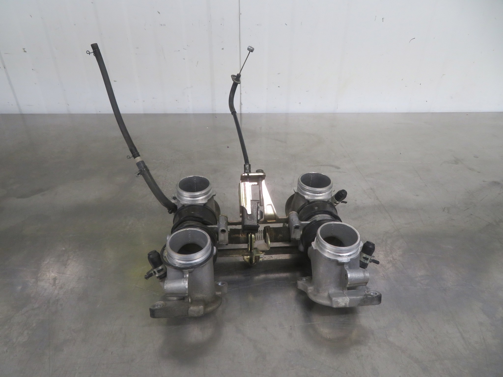 EB1134 1998 98 YAMAHA VMAX 1200 CARBURETOR JOINT ASSEMBLY | eBay