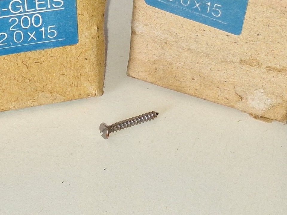 Marklin 7299 M Track Screws x 2 complete boxes. 400 Screws. As New Cond ...