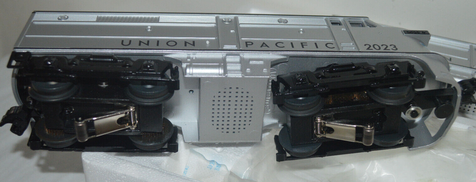 Williams by Bachmann No 20099 O Scale Union Pacific silver/Gray Powered ...