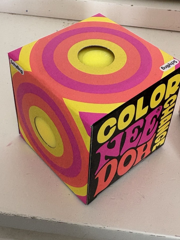 NeeDoh Color Change Stress Ball Relax, Squish, and Watch the Colors ...