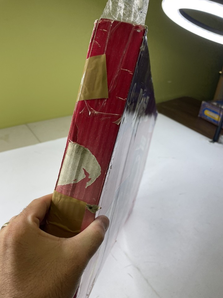 Bratz 2006 Fashion Show Case Wall Shelf Display Shelf New | eBay