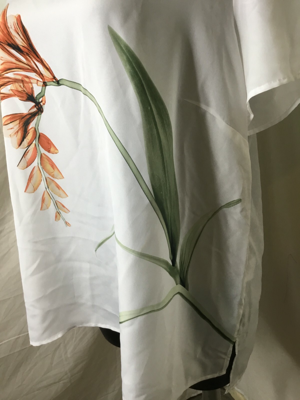 AUTOGRAPH WHITE SHORT SLEEVE "PHOTO FLOWER" TOP SZ 20-NEW STOCK JUST IN ...