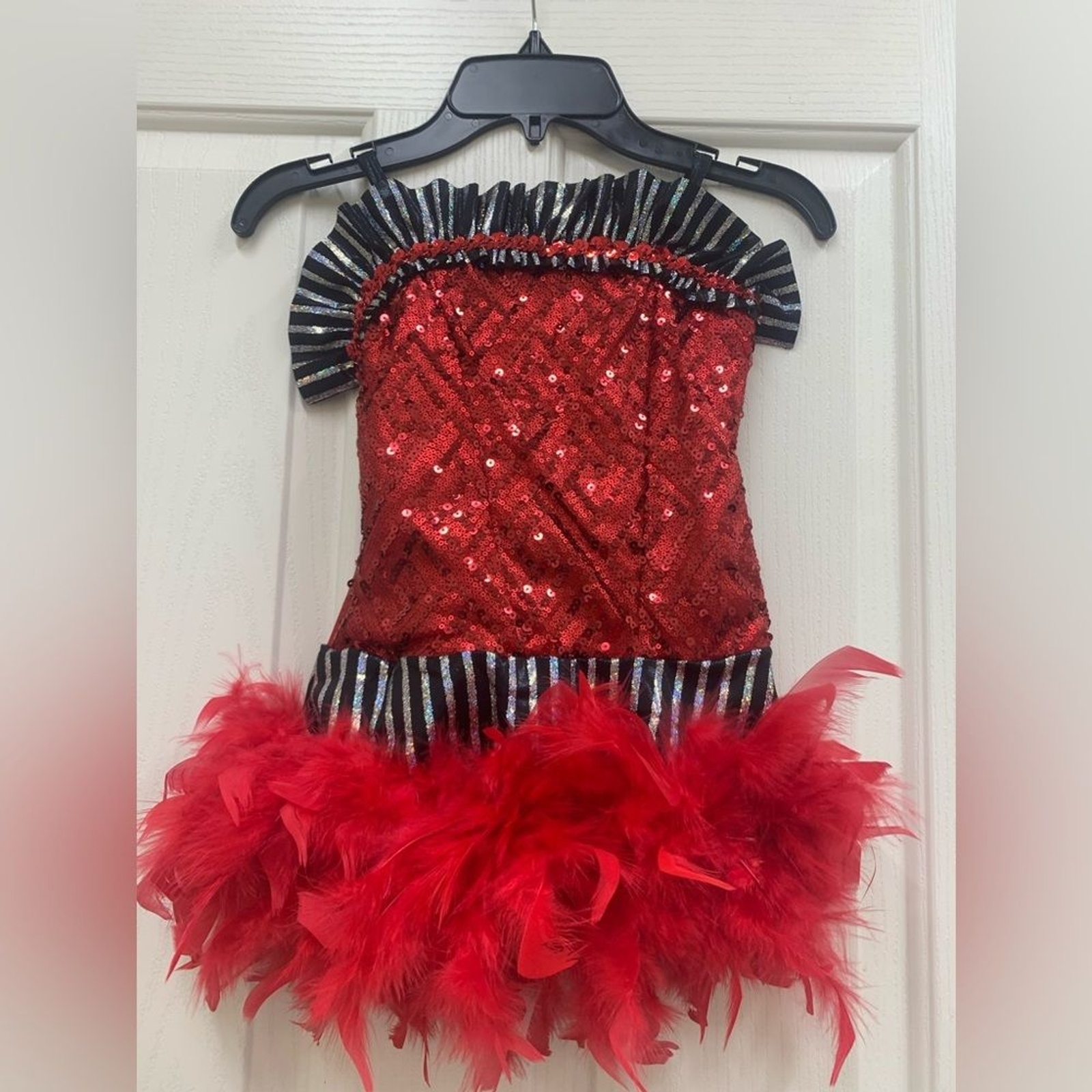 Curtain call red and black costume with headpiece - Gem