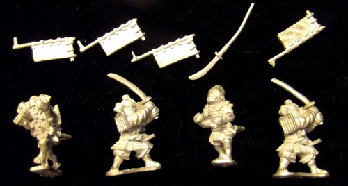 4 Dixon Miniatures 25mm Samurai & banners War Games or D&D no paint ...