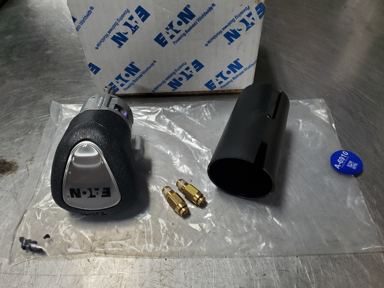 A6910 Genuine Eaton Fuller 10 Speed Shift Knob NEW In Box A-6910 With ...