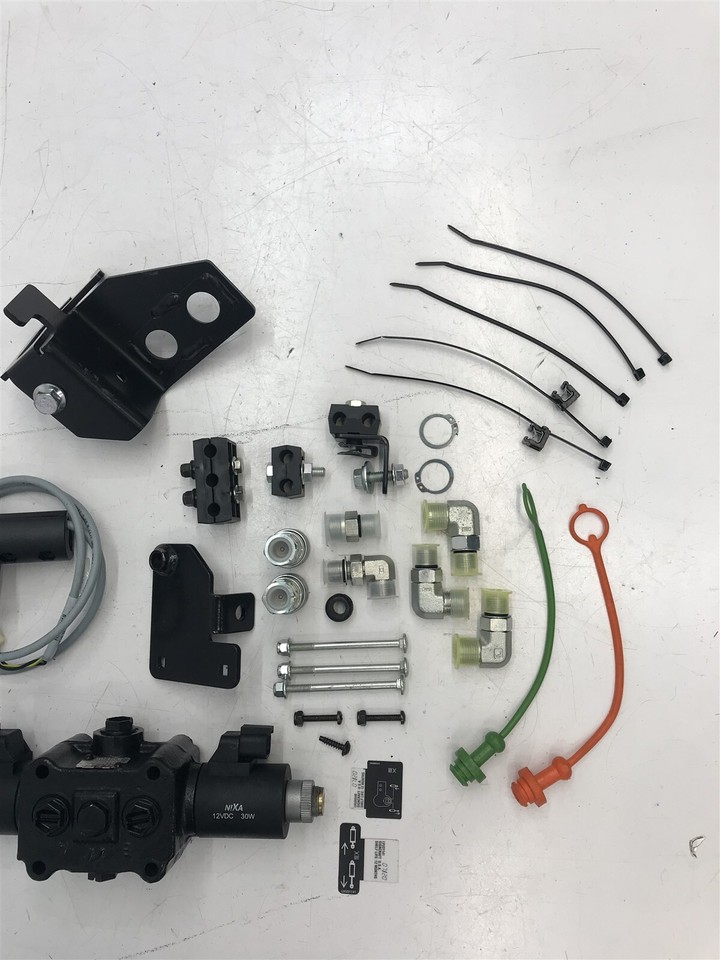 JOHN DEERE 3RD FUNCTION SCV KIT (INCOMPLETE) BLV11143 LVA24142 1023E ...