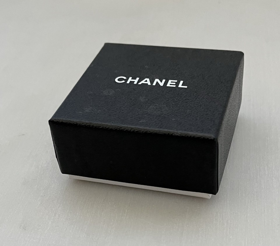 Chanel Jewelry Box Size 2.5/8''x 2.5/8''x 1'' Empty | eBay