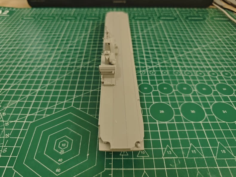 1/700 France Mistral-class amphibious assault ship Unpainted /Waterline ...