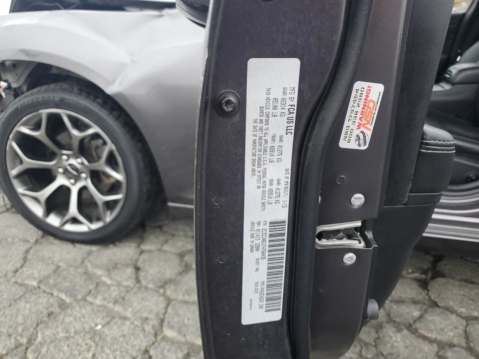 RIGHT BLK FRONT DOOR TRIM PANEL OEM 2017 CHRYSLER 300 5PG501X9AE | eBay