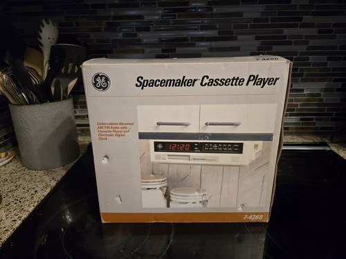 New Vintage GE Spacemaker Undercabinet AM/FM Clock Radio 7-4230 New In ...