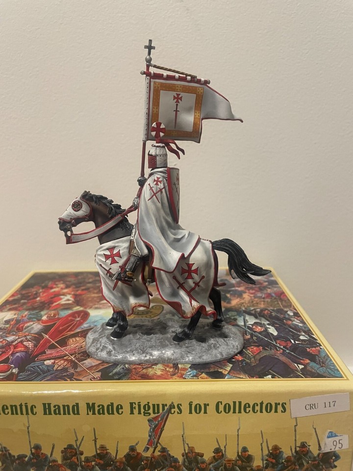 CRU117 Teutonic Livonian Sword Standard Bearer First Legion Crusader ...