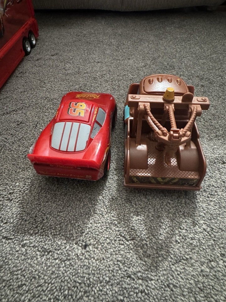 Disney Pixar Cars Track Talkers Chat & Haul Mack Hauler Semi W Mater ...