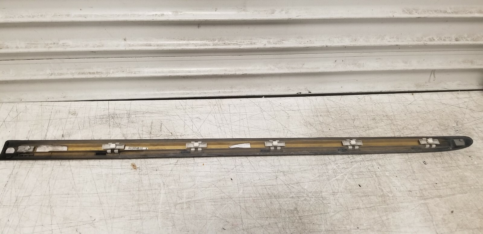 06-2009 MERCEDES W251 R350 R500 FRONT RH DOOR MOLDING TRIM PANEL ...