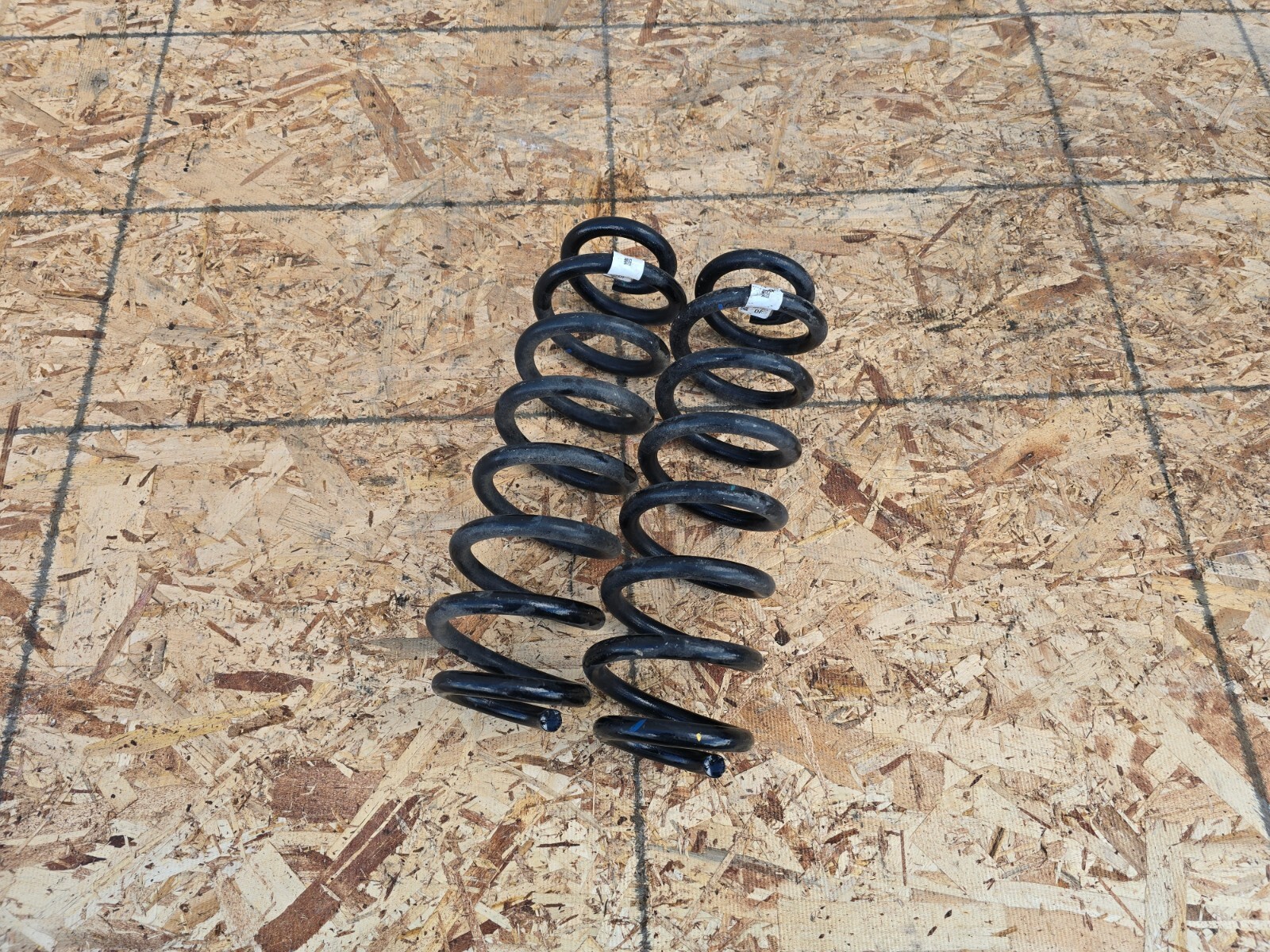 REAR SUSPENSION COIL SPRING SET LEFT AND RIGHT ASSEMBLY OEM 7K 19-23 ...