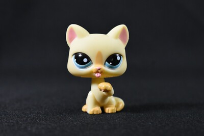 Littlest Pet Shop 981 Cream Tan Paw Up Licking Cat Blue Eyes Tongue Out ...
