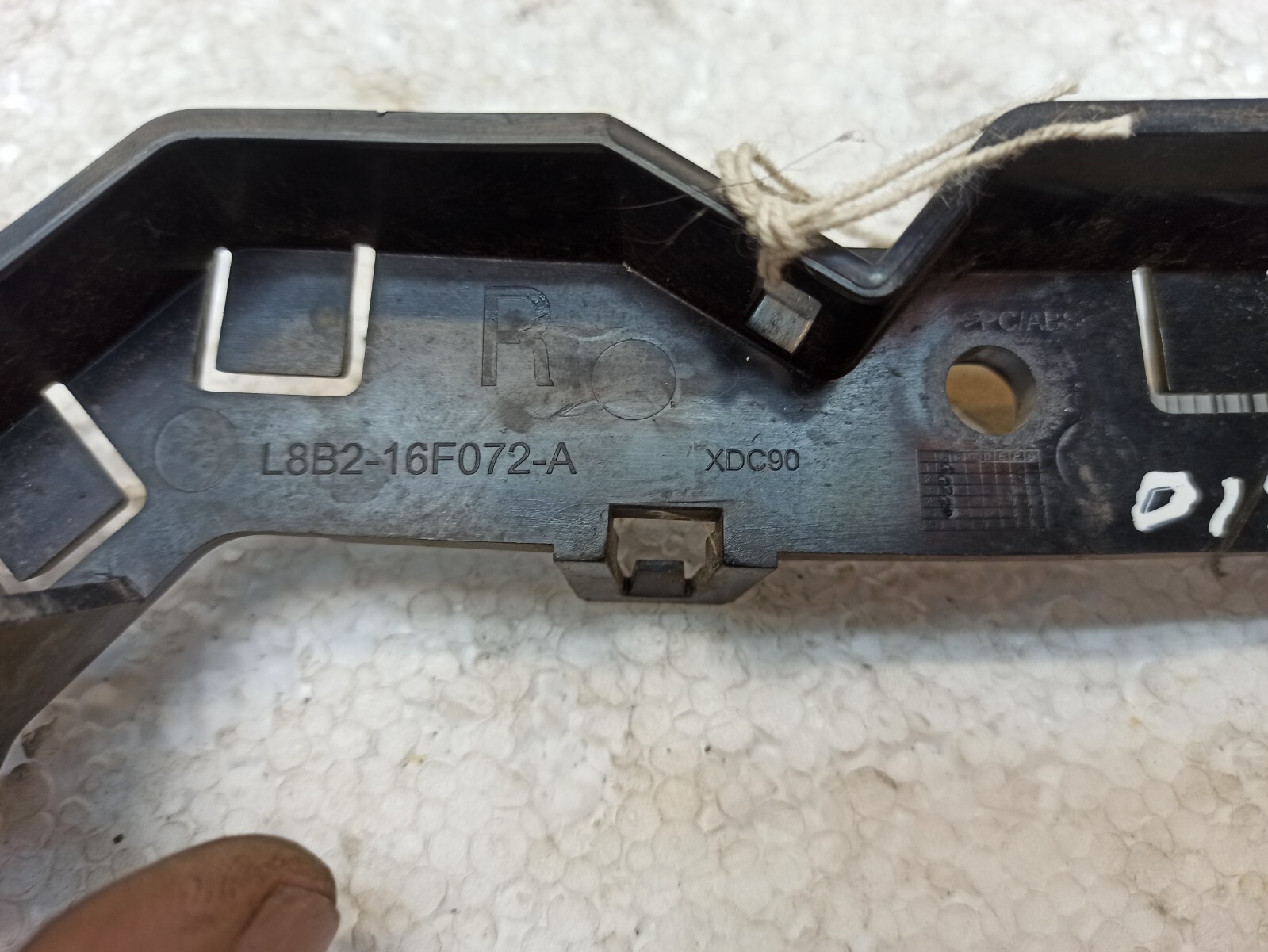 Land Rover Defender L663 2019-2022 Wing Bracket Panel Right Front L8B2 ...