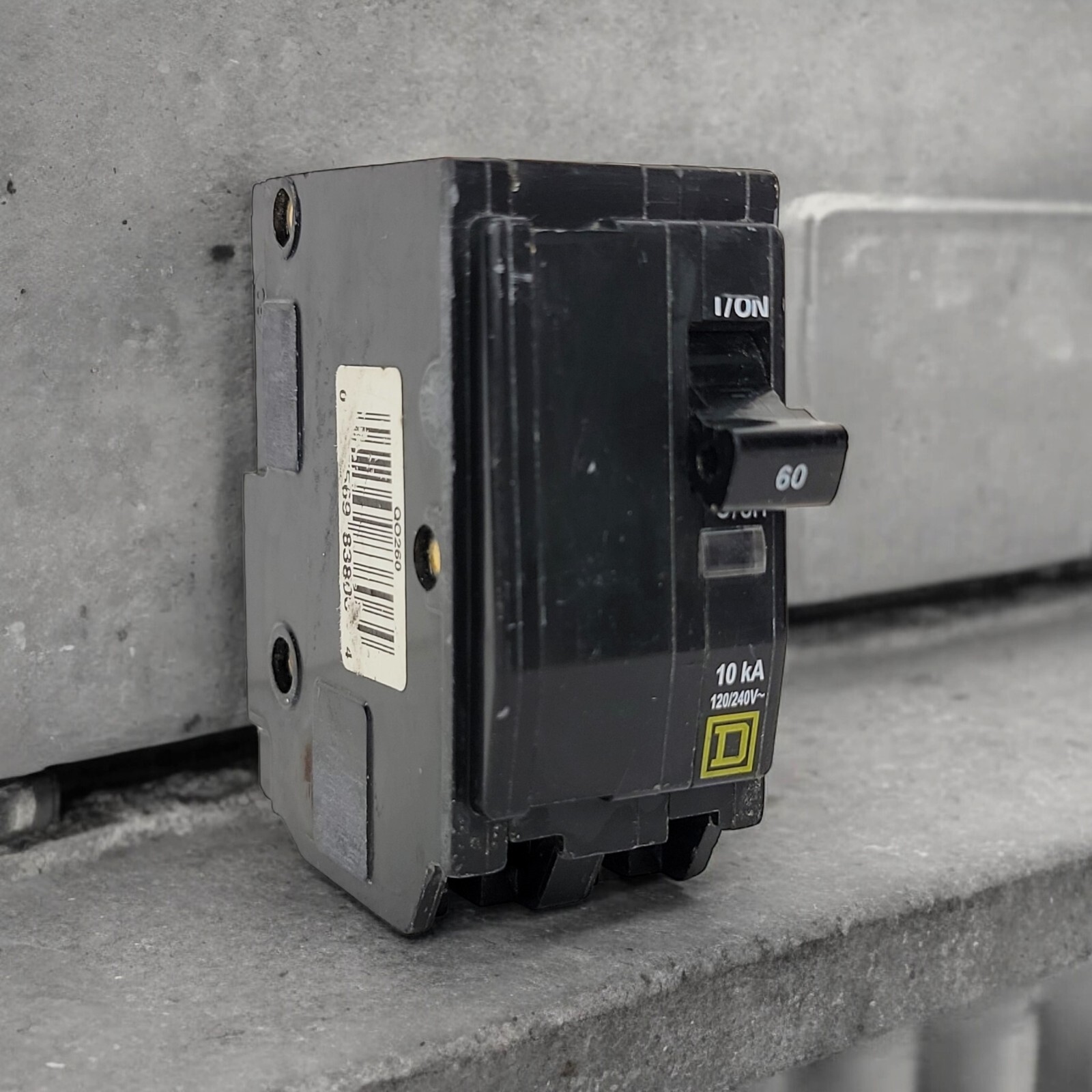 Square D - QO260CP Used 2-Pole Plug-On Circuit Breaker 120/240 VAC 60 ...