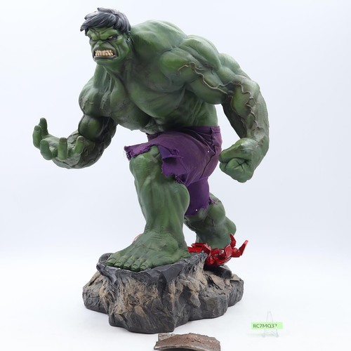 The Incredible Hulk Premium Format Statue Marvel Sideshow Collectibles ...