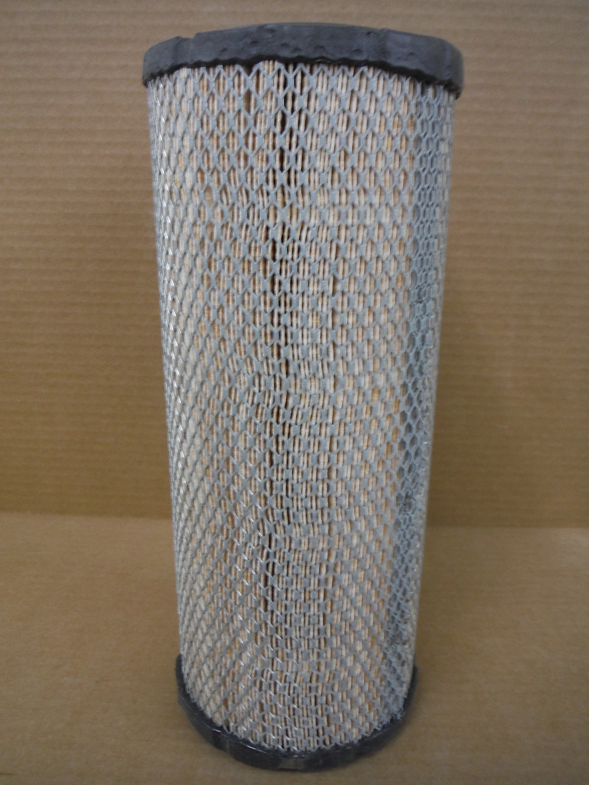 FLEETGUARD AF25588 - Air filter cross reference