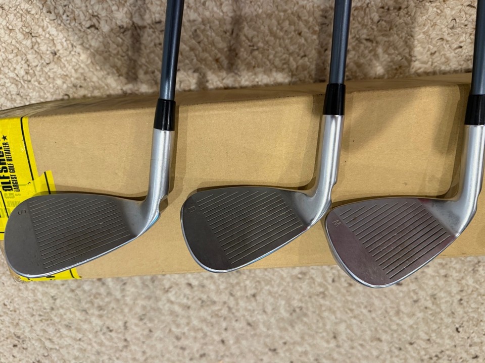PING G425 Iron Set 6-9 + PW, UW and SW Regular Flex Graphite Shafts (7 ...