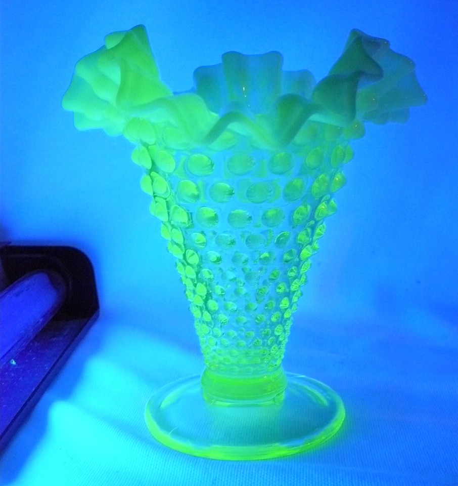 Fenton Topaz Opalescent (Vaseline) Hobnail Double Crimped Triangular ...