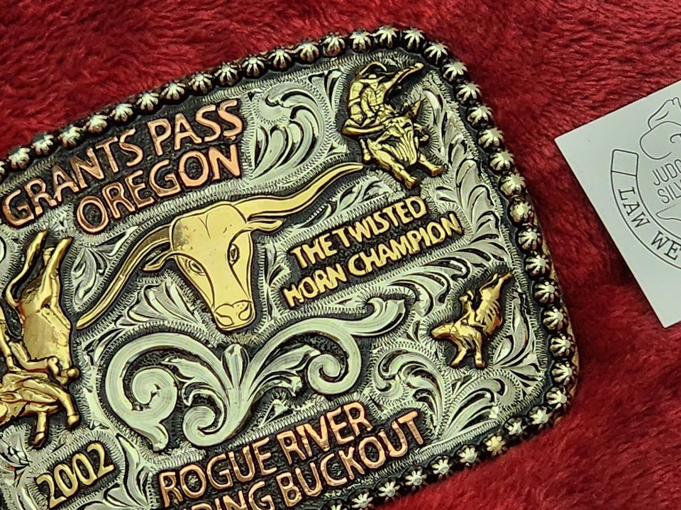 CHAMPION BULL RIDING PRO RODEO TROPHY BUCKLE☆GRANTS PASS OREGON☆2002 ...