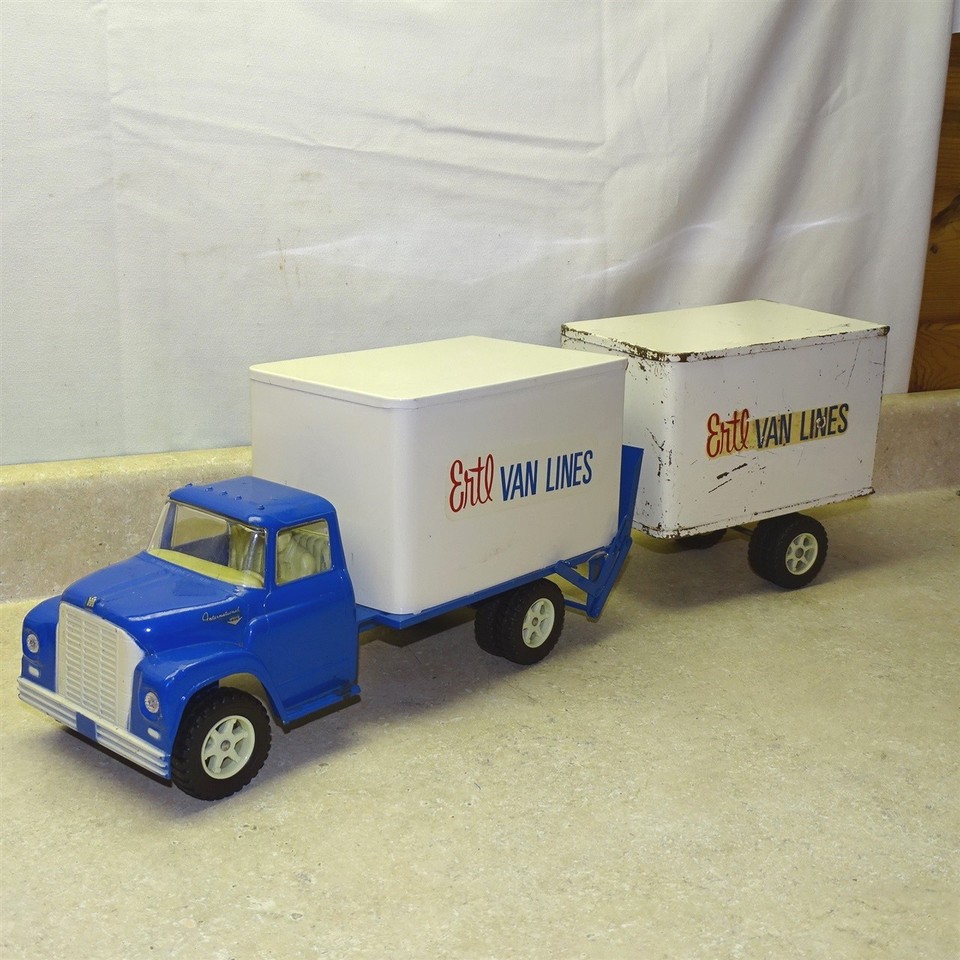 Vintage Ertl Van Lines International Loadstar 1600 Box Truck, Pup ...