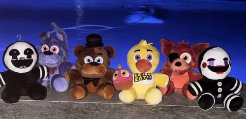 Five Nights at Freddy’s FNaF Complete 6-Plush Glow Eyes Jazwares Set ...