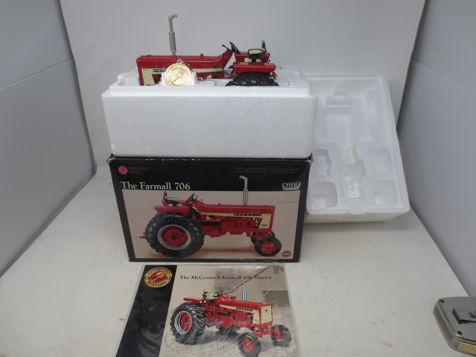 ERTL PRECISION 1/16 SCALE IH INTERNATIONAL FARMALL 706 FARM TOY TRACTOR ...