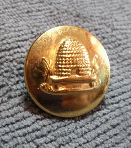 Vintage Metal BEEHIVE Picture Button | eBay