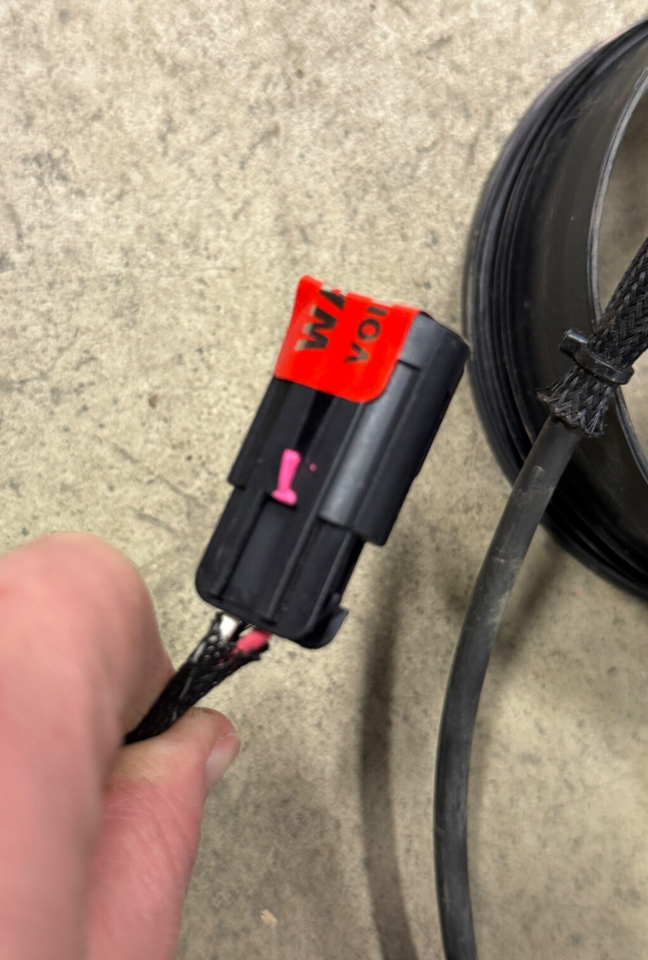 Emission Reduction Fluid Tank Reservoir 22902615- 2015 Chevy | eBay