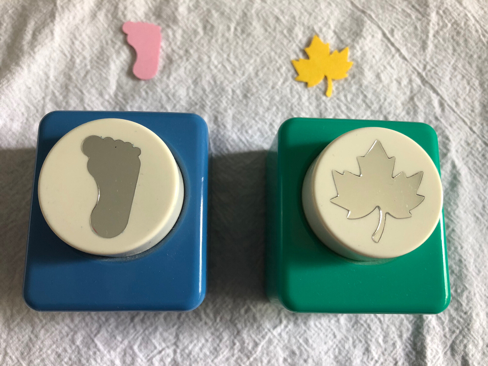 Craft Paper Punch Set Of 2 Large Foot Punch and Large Maple Leaf Punch ...