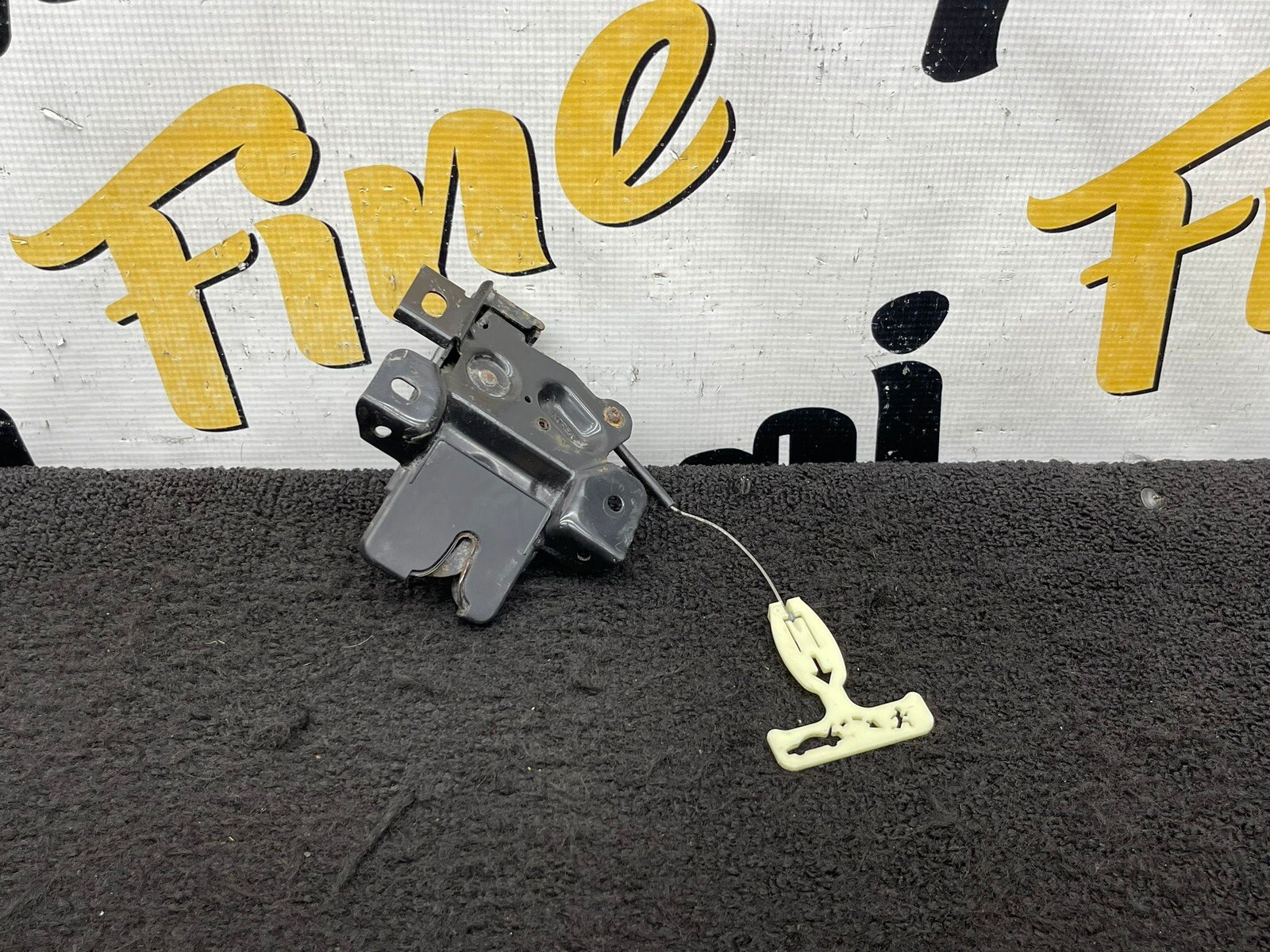 2015-2020 FORD MUSTANG GT TRUNK LID LOCK LATCH ACTUATOR OEM | eBay