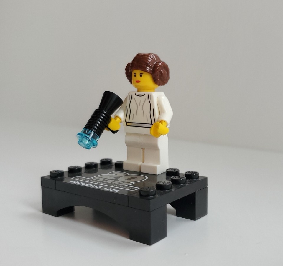 star wars lego mini figure princess leia 20 years Anniversary from ...