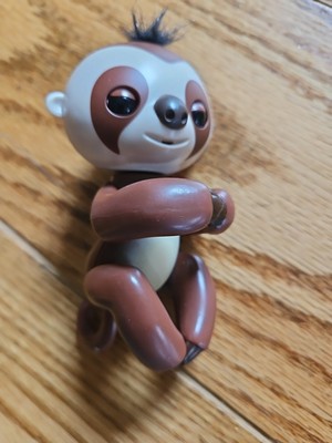 WowWee Fingerlings Kingsley Baby Sloth Brown Interactive Baby Pet ...