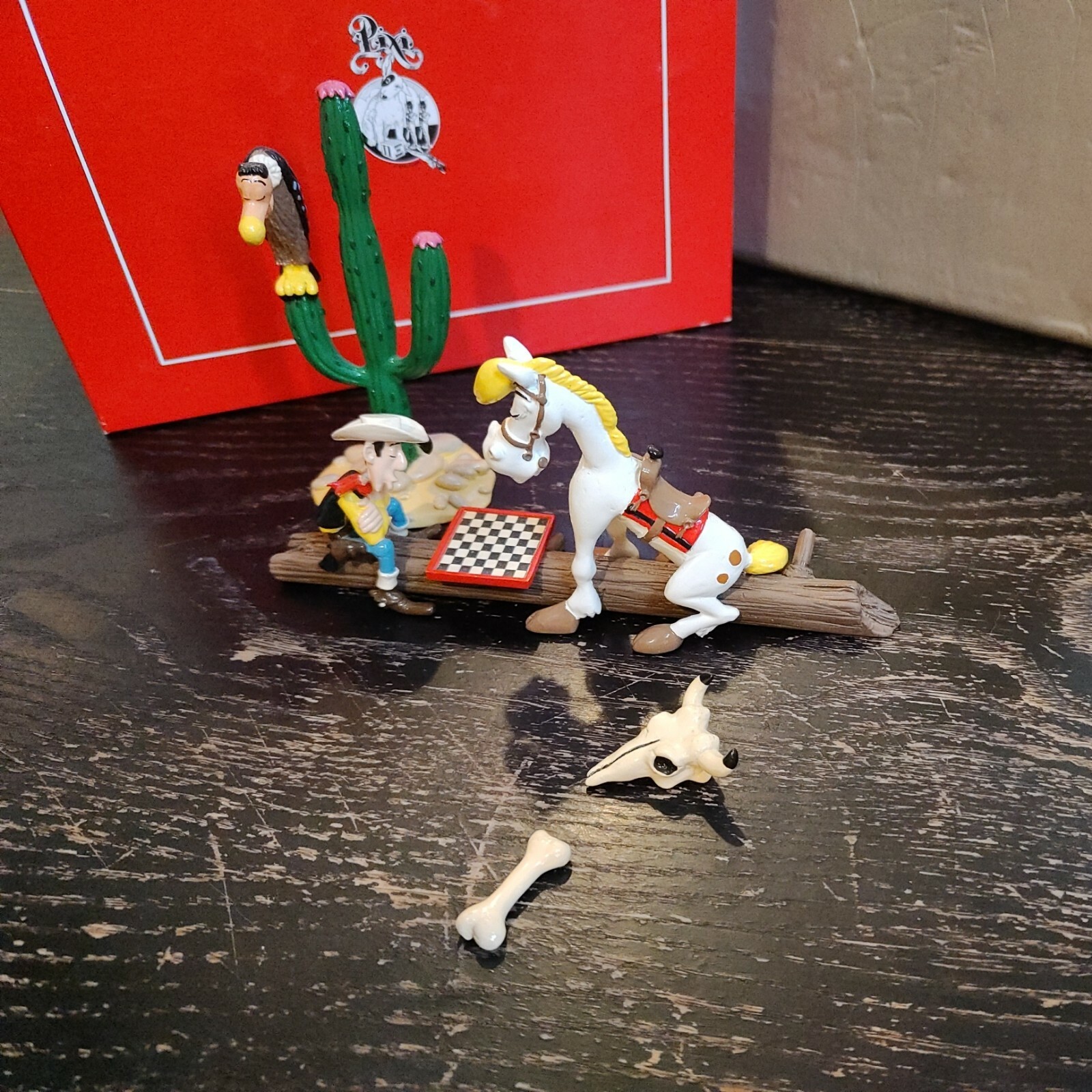 Figurine Pixi "La Partie D'échecs De Lucky Luke Et Holly Jumper"- Ref ...