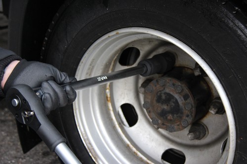 BGS Nuss Radmuttern LKW Euro 4 FUSO Mitsubishi zweiten Felge 41+21 mm 4 ...